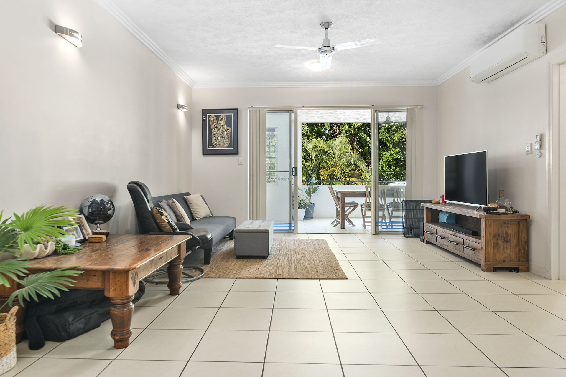 27/1804 Captain Cook Highway